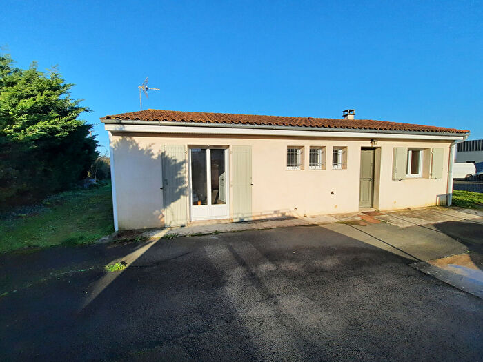 Maison à vendre - Varzay - 4 pièces - 3 chambres