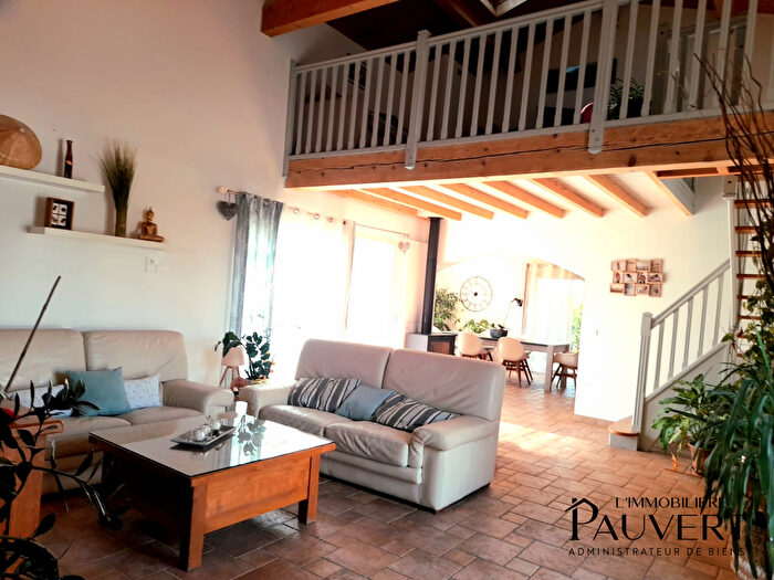 Maison à vendre - Le Carlaret - 8 pièces - 4 chambres