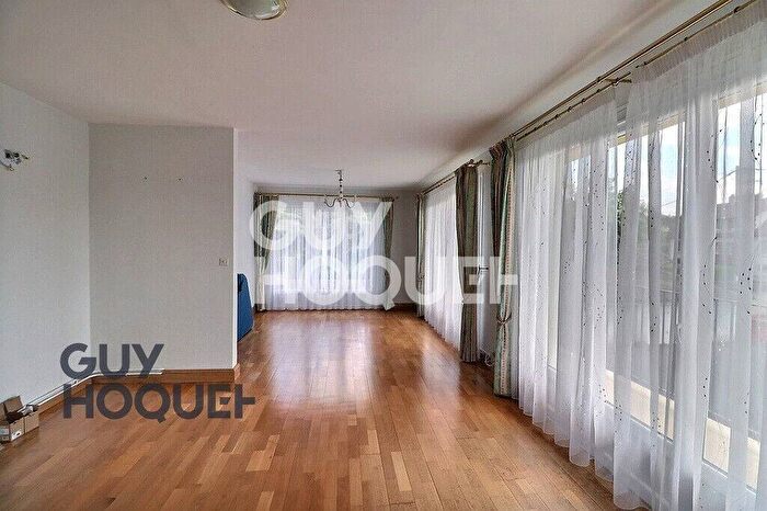 Appartement 3 pièces à louer - Plateaux Ouest et Est-Malouve-Porte d'Or, Bernay