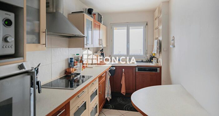 Appartement à vendre - Fleury-les-Aubrais, Clos de la Grande Salle, Villevaude, Vallée, Ormes du Mail - 4 pièces