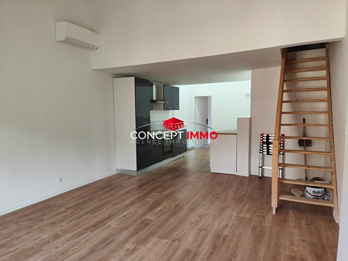 Appartement à louer - Belgentier - 3 pièces - 1 chambre