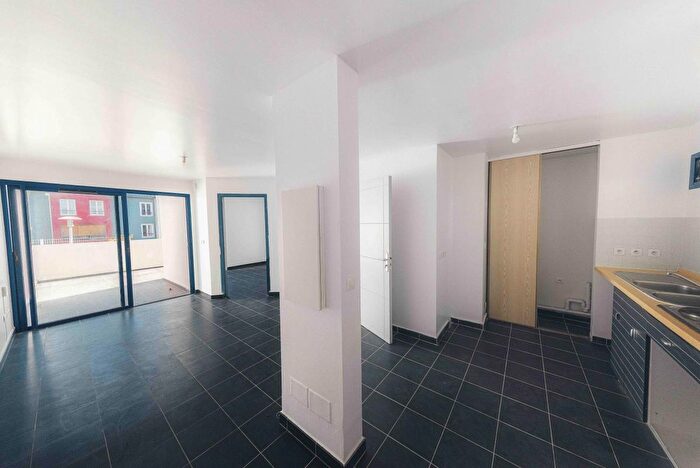 Appartement à vendre - Le Tampon, Centre-ville - 2 pièces - 1 chambre