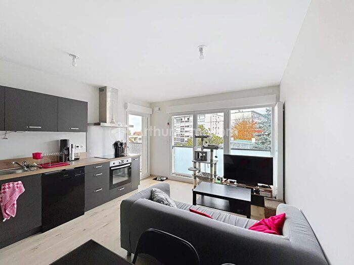 Appartement à louer - Clermont-Ferrand, Les Landais, Fontaine du Bac, La Pardieu - 2 pièces - 1 chambre