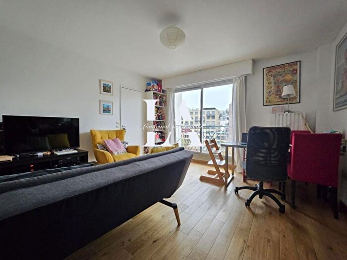 Appartement 3 pièces à vendre à Paris 19ème, La Villette, Porte de Pantin