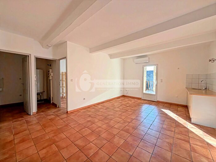 Appartement à vendre - Beaucaire, Centre-ville - 2 pièces - 1 chambre