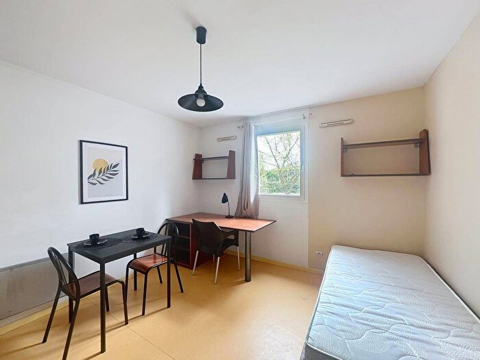 Appartement à louer - La Pionne-Zone dEchange, Avignon - 1 pièce