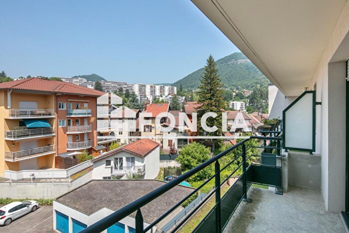 Appartement à vendre - Voiron, Centre-ville, Gare - 2 pièces - 1 chambre