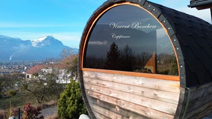 Maison à louer - Thyez - 5 pièces - 4 chambres