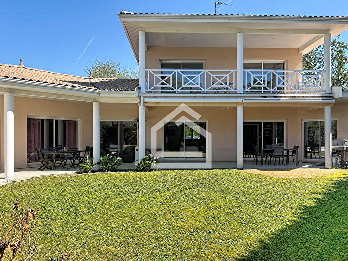 Maison 7 pièces à vendre à Saint-Aubin-de-Médoc