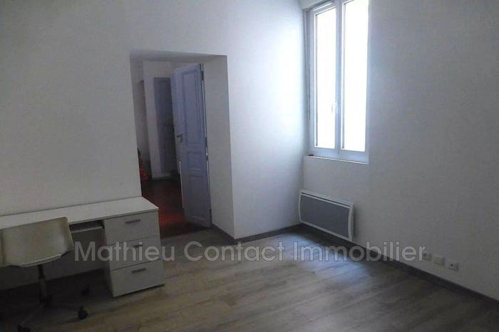 Arènes, Nîmes - Appartement 2 pièces à louer