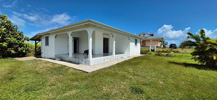 Maison à louer - Sainte-Rose - 3 pièces - 2 chambres