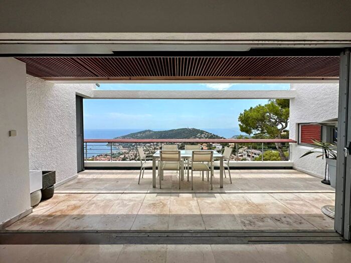 Maison à louer - Mont Leuze, Villefranche-sur-Mer - 5 pièces - 3 chambres