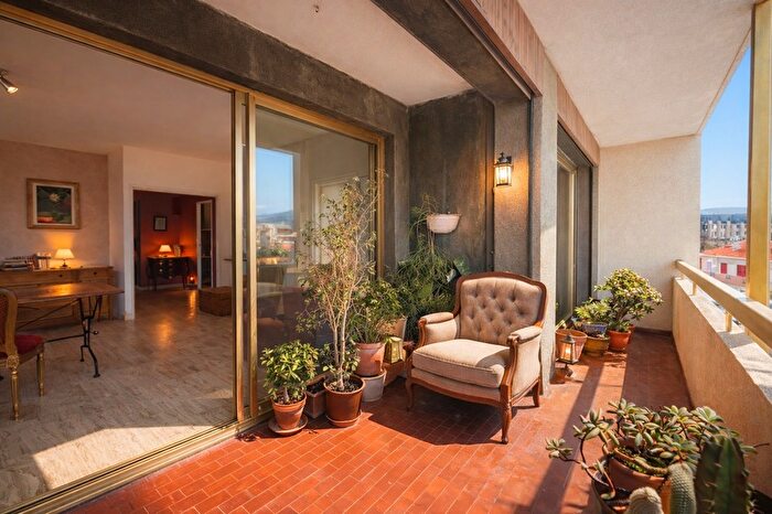 Appartement à vendre - Marseille e , Mazargues - 3 pièces - 2 chambres