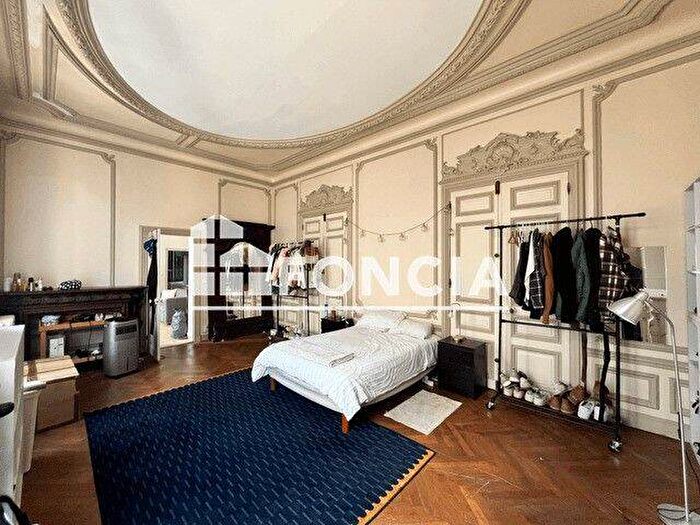 Vieux Marché-Cathédrale, Rouen : Appartement 4 pièces à louer