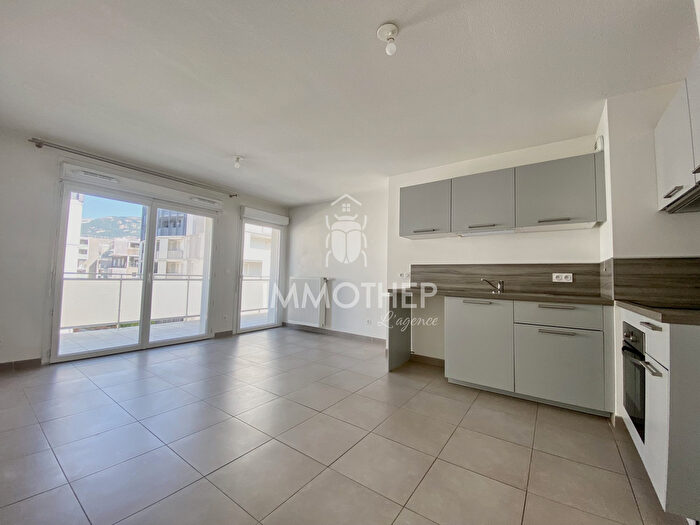 Saint-Martin-d'Hères, Galochère - Appartement 3 pièces à louer