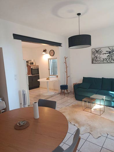 Appartement 2 pièces à Centre Ville-Mejan-La Cité, Arles, à louer