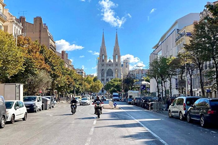 Appartement à vendre - Marseille er , Chapitre - 3 pièces - 2 chambres