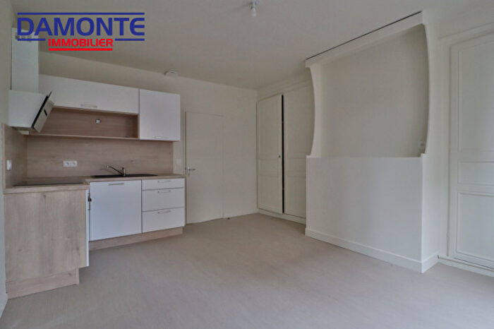 Appartement à louer - Sainte-Savine - 2 pièces - 1 chambre