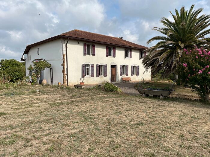 Maison 8 pièces à Tilh, à vendre