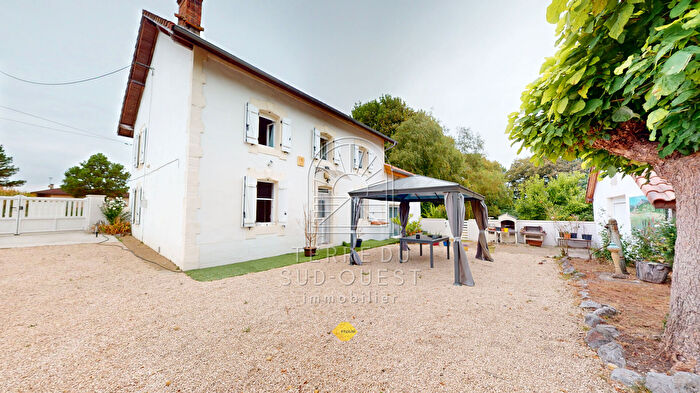 Maison à vendre - Hagetmau - 6 pièces - 5 chambres