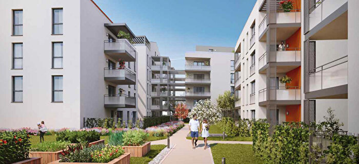 Décines-Charpieu, Centre-ville : Maison 4 pièces à vendre