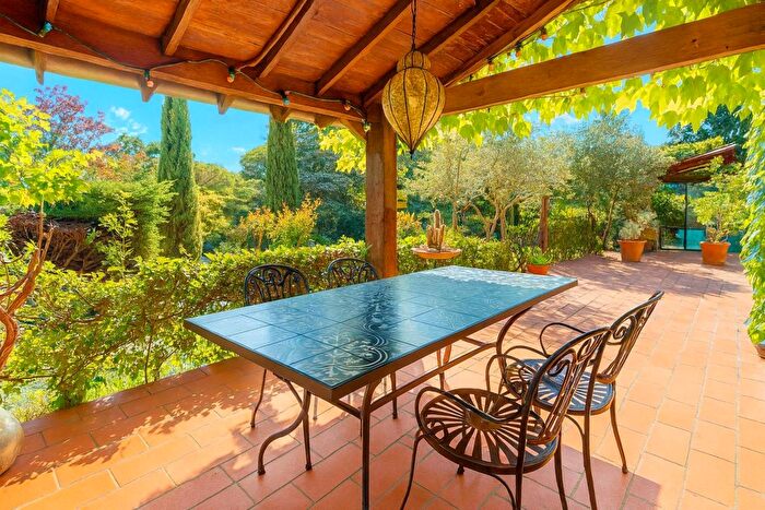 Maison à vendre - Clermont-le-Fort - 9 pièces - 7 chambres