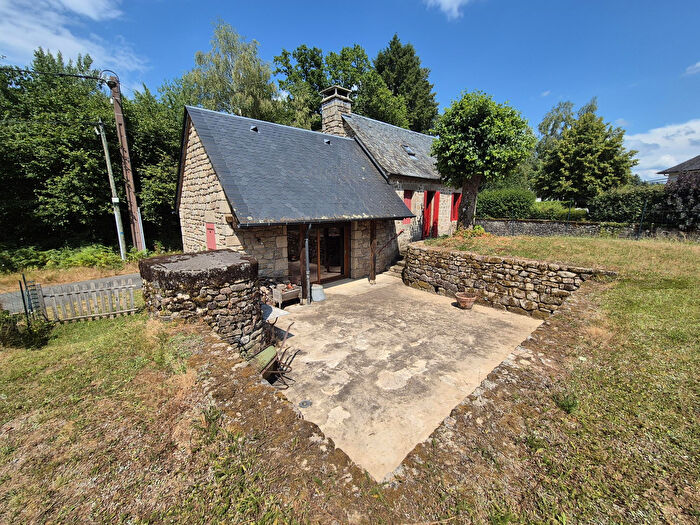 Marcillac-la-Croisille : Maison 4 pièces à louer
