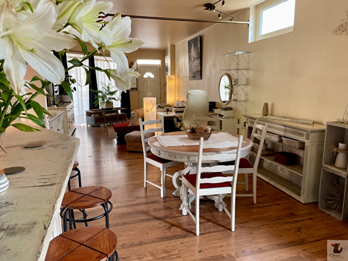 Maison à vendre - Pineuilh - 6 pièces - 4 chambres