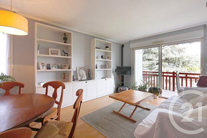 Appartement à vendre - Hendaye, Gare, Joncaux - 3 pièces - 2 chambres