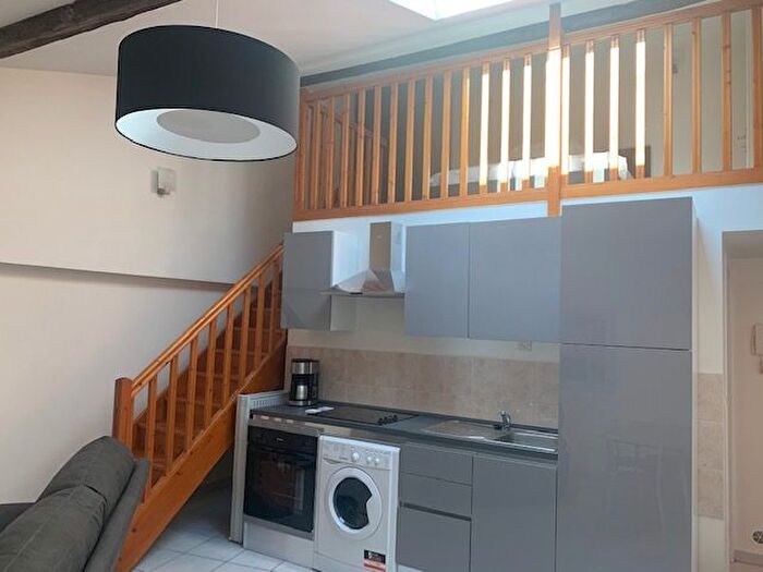 Appartement à louer - Villefranche-sur-Saône, Centre-ville - 1 pièce