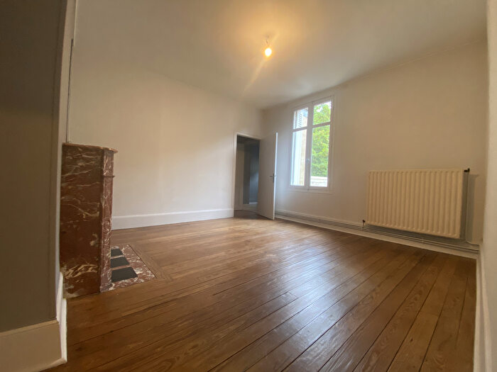 Appartement à louer - Saumur, Fenêt, Ardilliers, Beaulieu, Le Petit Puy - 1 pièce