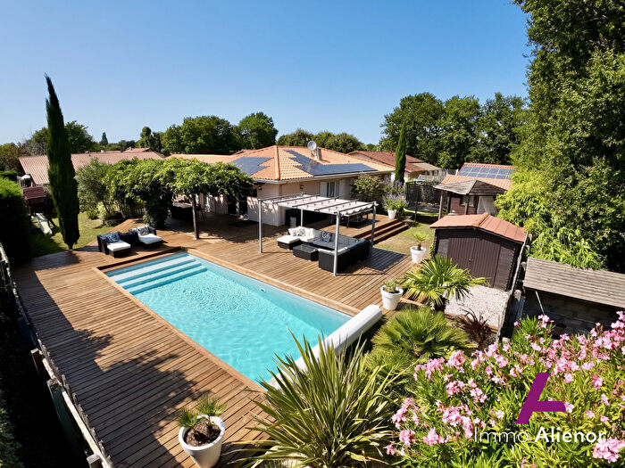 Maison à vendre - Gujan-Mestras - 6 pièces - 5 chambres