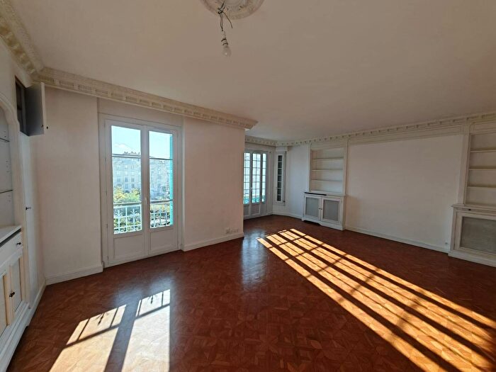 Appartement à louer - Libération, Nice - 3 pièces - 2 chambres