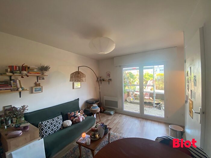 Appartement à vendre - Quartiers Sud-Ouest, Sainte-Thérèse - 1 pièce