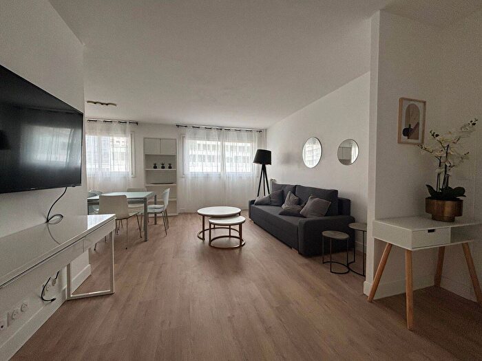 Eiffel, Levallois-Perret - Appartement 3 pièces à louer