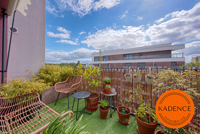 Appartement à vendre - Quartiers Sud-Est, Cimetière de lEst - 5 pièces - 3 chambres