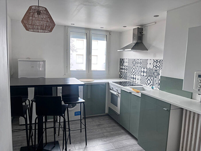 Appartement à louer - Reims, Courlancy, Porte de Paris, Bois dAmour - 4 pièces - 3 chambres