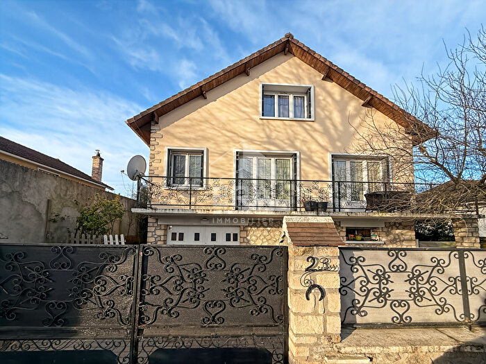 Maison à vendre - Étréchy - 5 pièces - 4 chambres