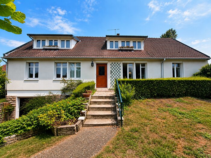 Maison 5 pièces à Le Mesnil-le-Roi, à vendre
