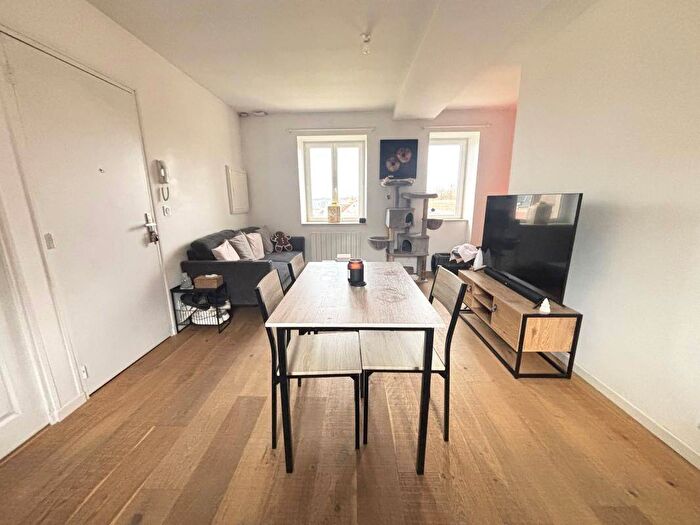 Appartement à louer - Moulins-le-Carbonnel - 2 pièces - 1 chambre