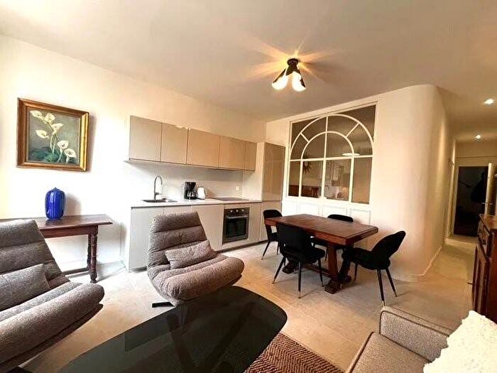 Appartement à louer - Les Alyscamps-Chabourlet, Arles - 2 pièces