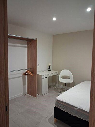 Appartement à louer - Bron Centre-Le Rafour - 4 pièces - 3 chambres