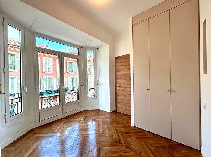 Maisons à vendre et appartements à louer - 1