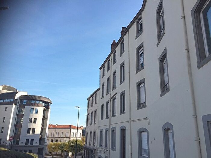 Appartement à louer - Clermont-Ferrand, Delille, Cathédrale, La Gare - 3 pièces - 2 chambres