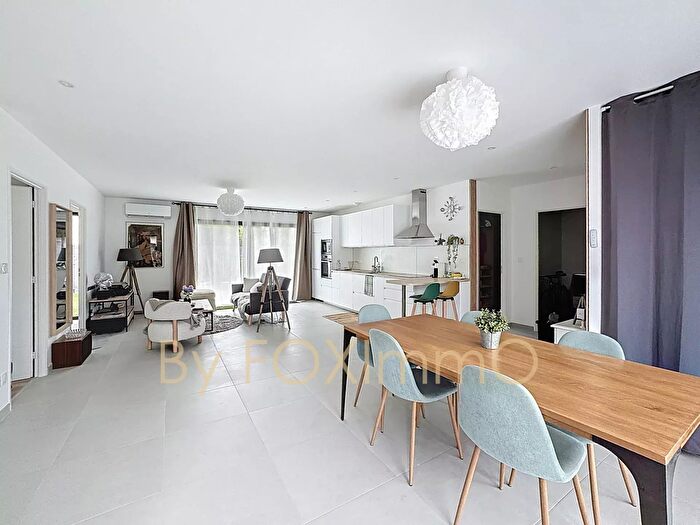 Maison à vendre - Décines-Charpieu, Bonneveau - 4 pièces - 2 chambres