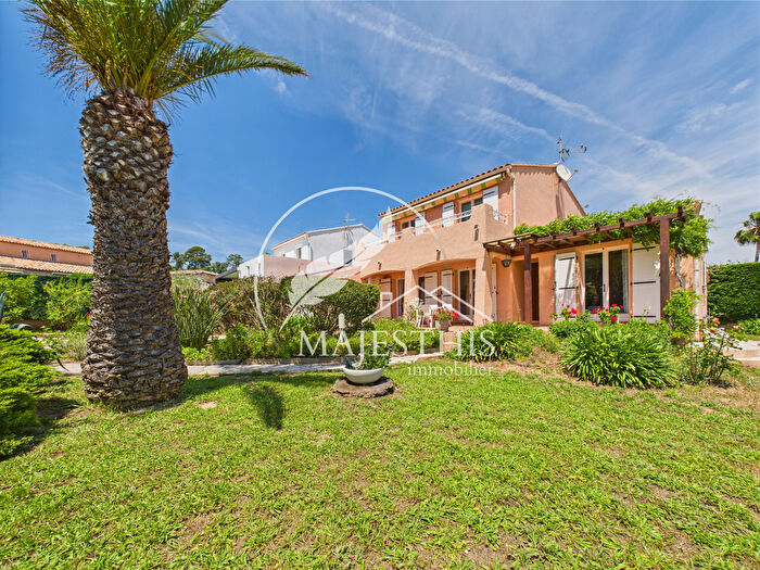 Maison à vendre - Hyères, Costebelle, Almanarre - 6 pièces - 4 chambres