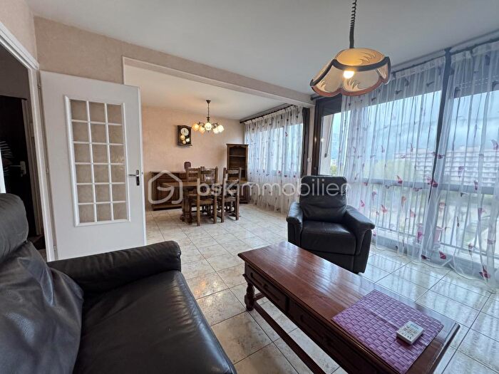 Appartement à vendre - Échirolles, Centre-ville - 4 pièces - 2 chambres