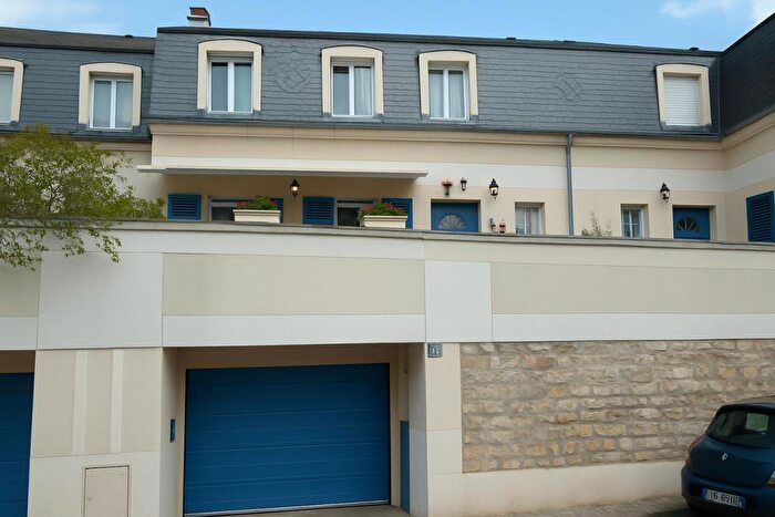Maison à vendre - Mantes-la-Jolie, Centre-ville - 6 pièces - 4 chambres