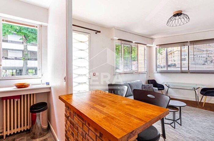 Appartement à louer - Muette Sud, Paris ème arrondissement - 2 pièces - 1 chambre