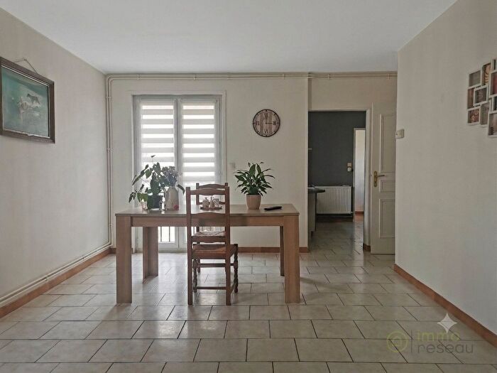 Appartement 4 pièces à Petite-Forêt, à vendre